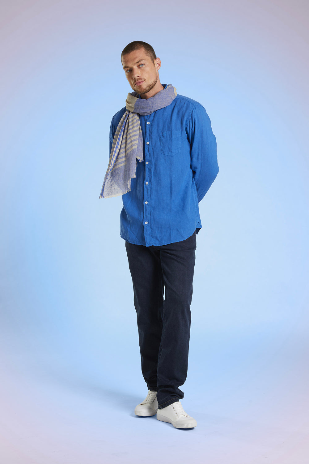 Vêtements homme style marin chic, inspirés de la côte Atlantique